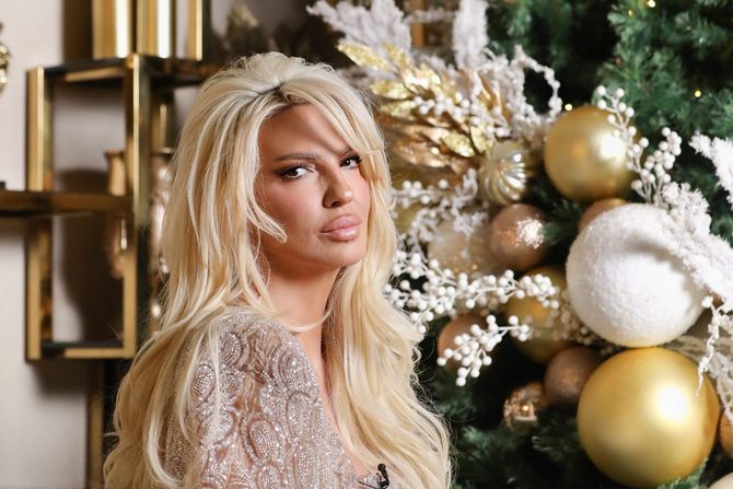 Bolna poruka Jelene Karleuše na kraju 2025. godine: „Imam samo dvije ...